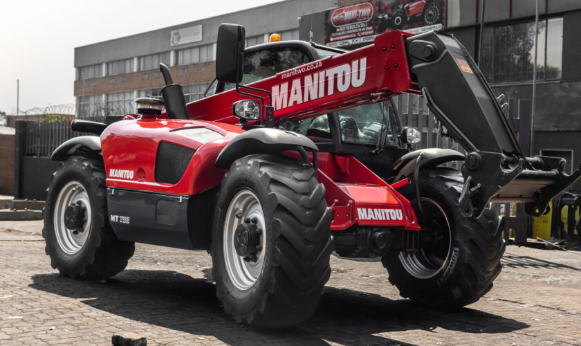 MANITOU MONDAY - Mani Two